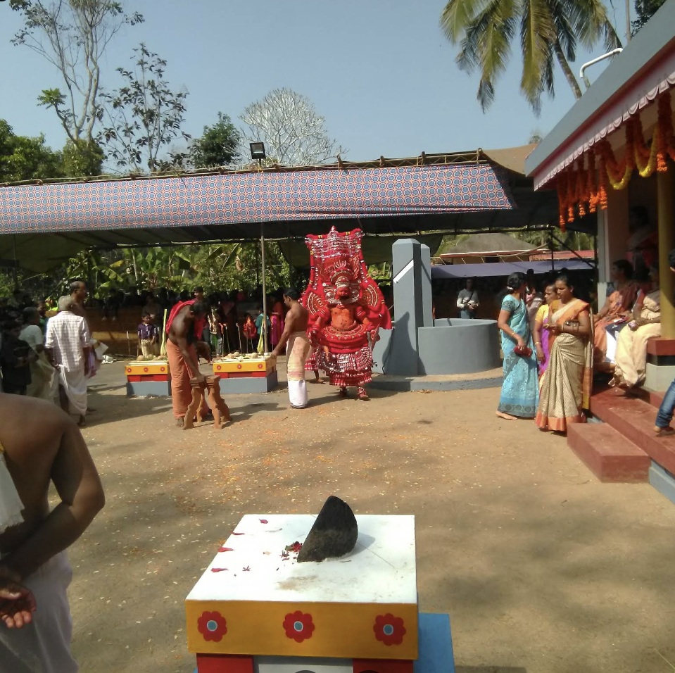 Kannur Eramam Mathamangalam Sree Thaipparadevatha Thekkankariyathan ...